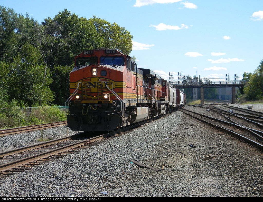BNSF 5476